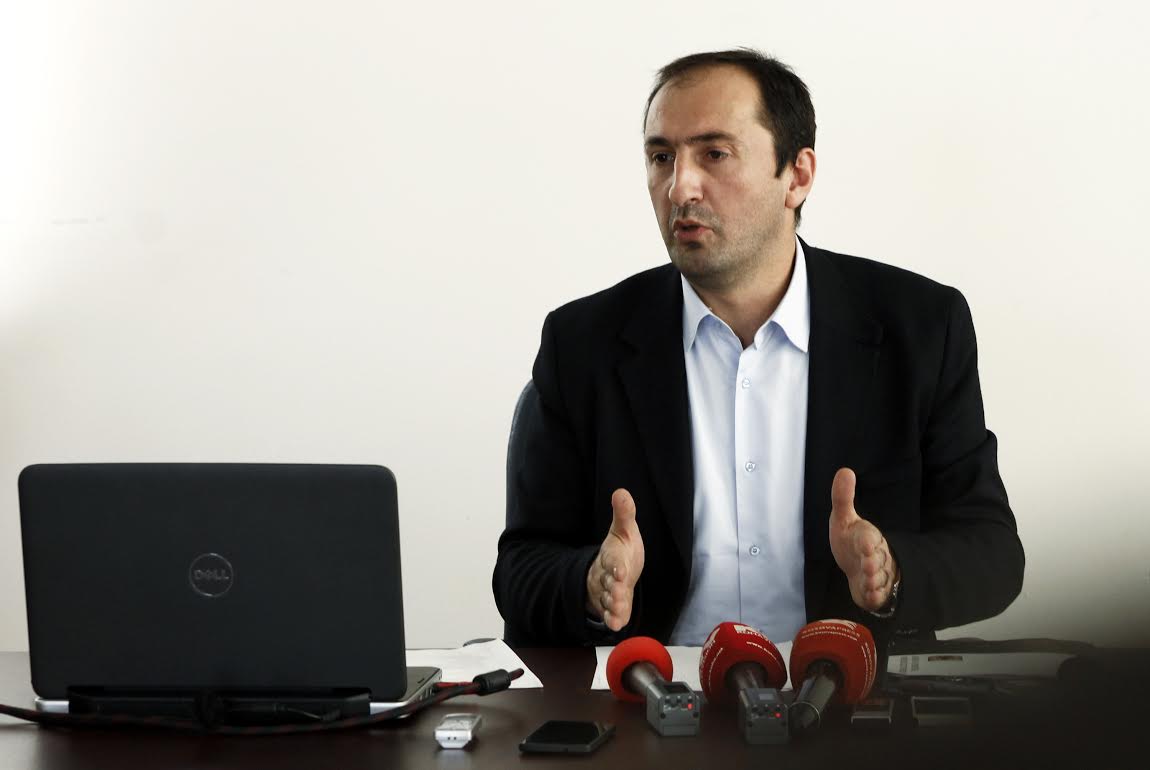 Prishtina Online - Drejtori Liburn Aliu ftoi kompanitë e ndërtimit për ...